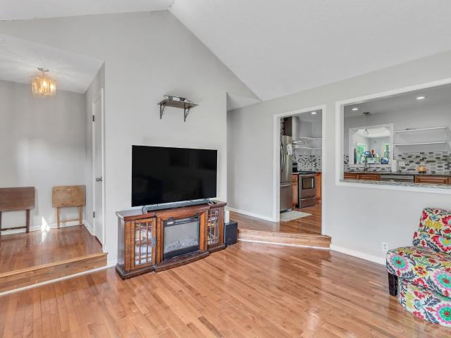 1141 Apple Valley Rd