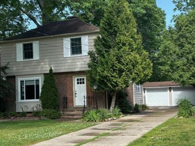 1141 Bates Rd, Rocky River, OH 44116