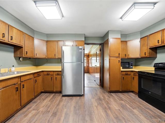 1141 Bowen Road