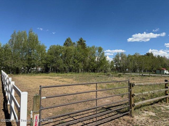 1141 Crear Ln, Pinedale, WY 82941