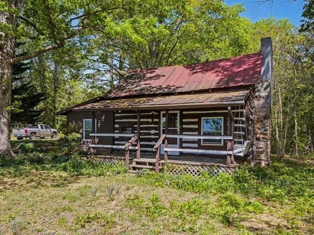 1141 Duck Trl, Halifax, VA 24558