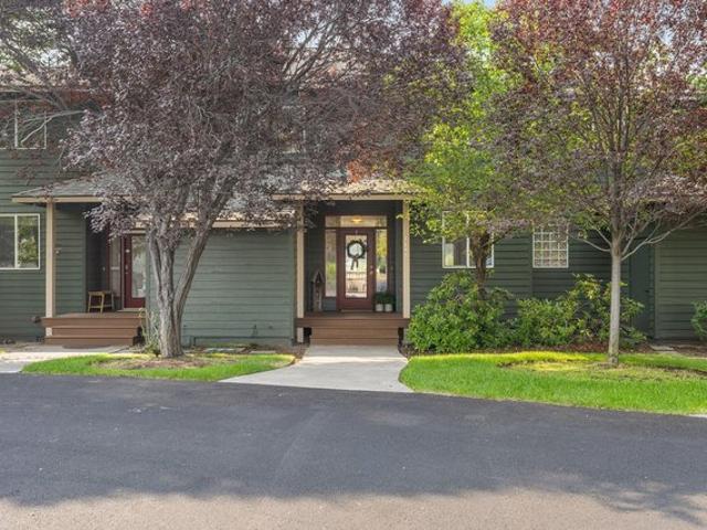 1141 Golden Pheasant Dr, Redmond, OR 97756
