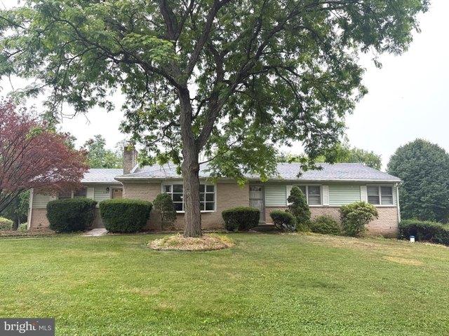 1141 Green Tree Rd, Harrisburg, PA 17112