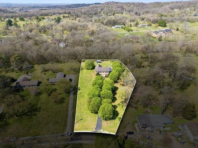 1141 John Sharp Rd, Columbia, TN 38401