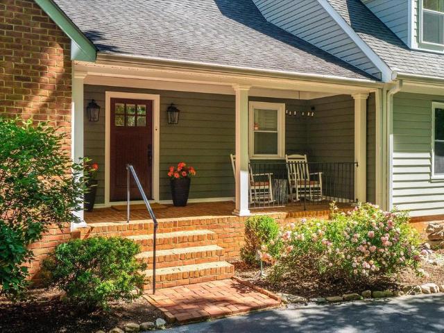 1141 Kingsway Rd