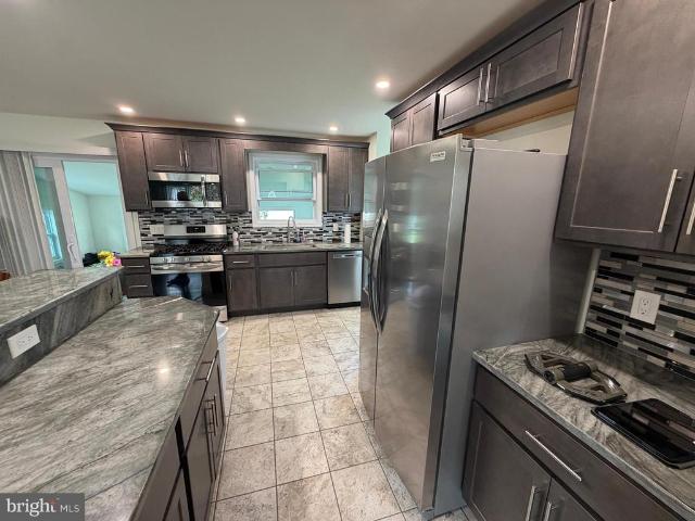 1141 Robin Terrace