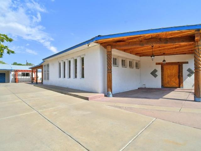 1141 Tapia Blvd SW, Albuquerque, NM 87105