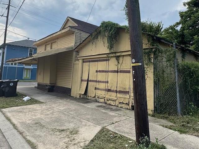 1141 Teche Street