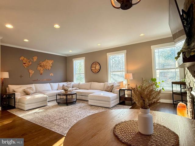 11423 Hayloft Ln, Glen Allen, VA 23060 | MLS #VAHN2001 | Compass