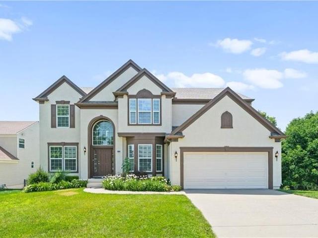 11420 S Freedom St, Olathe, KS 66061