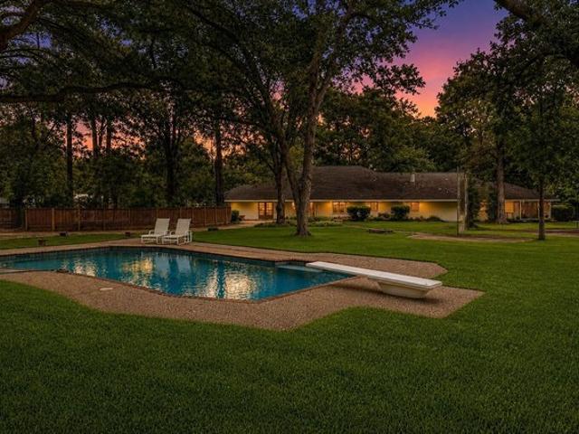 11427 Glenora Dr, Houston, TX 77065