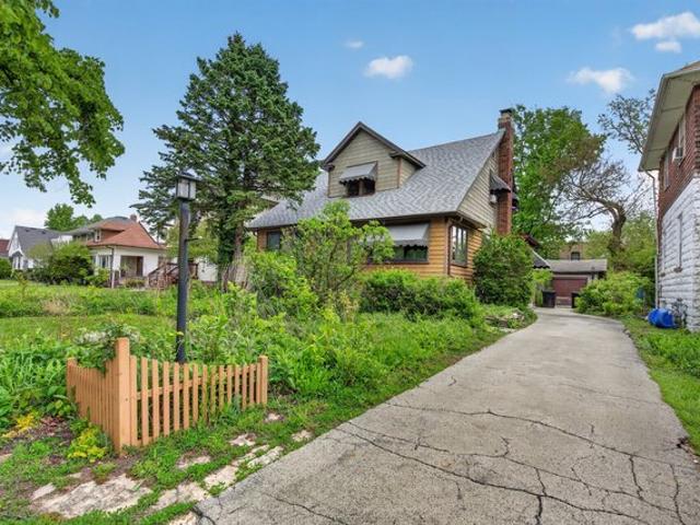 11427 S Longwood Dr, Chicago, IL 60643