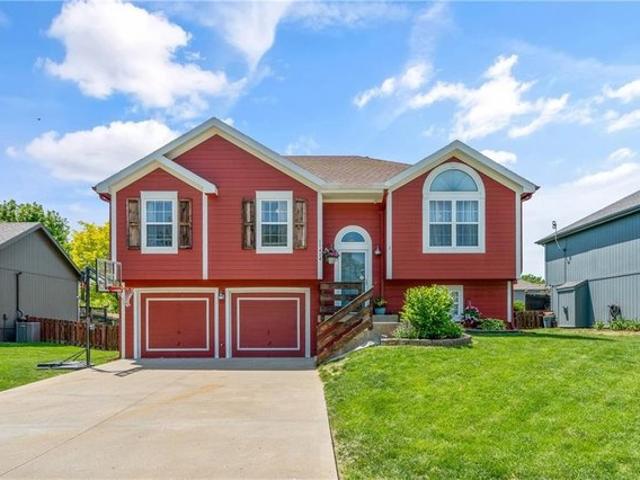 11424 N Ditzler Ave, Kansas City, MO 64157