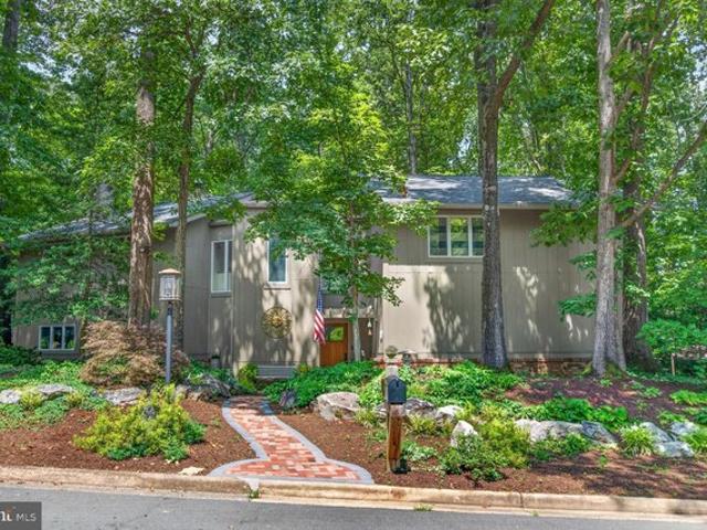 11424 Purple Beech Dr, Reston, VA 20191