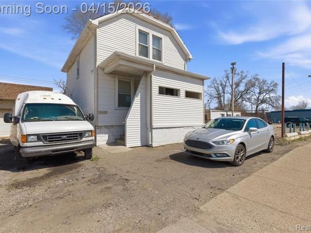11429 E 8 Mile Rd, Warren, MI 48089