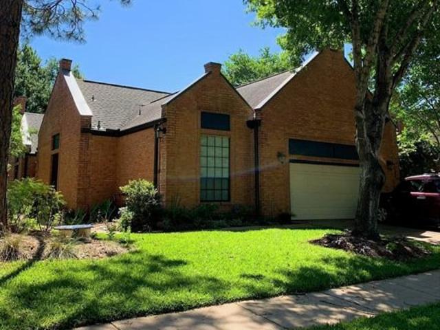 1142 Misty Lake Dr, Sugar Land, TX 77498