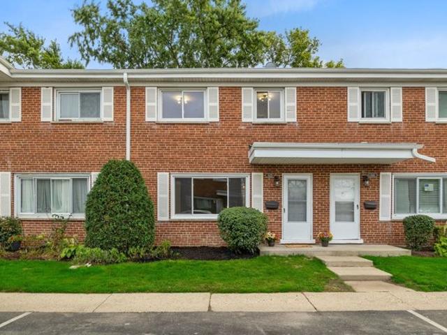 1142 N Boxwood Dr Unit B, Mount Prospect, IL 60056