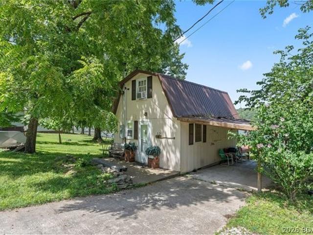 1142 Cedar Ridge Cir, Roach, MO 65787