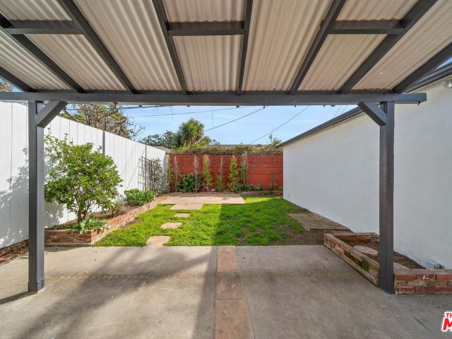 1142 Garfield Ave, Venice, CA 90291 | MLS #26645 | Compass