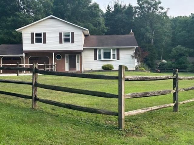 1142 Petersburg Rd, Boiling Springs, PA 17007