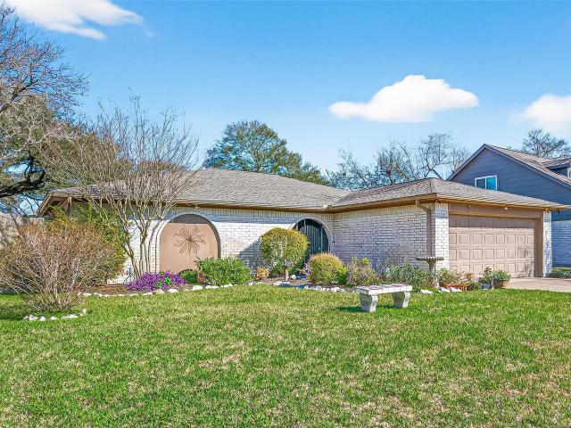 1142 Pinecroft Drive