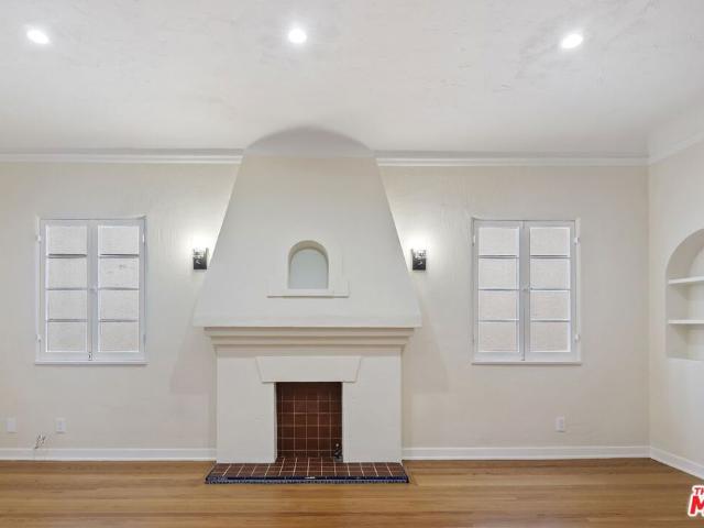 1142 S Clark Drive 4