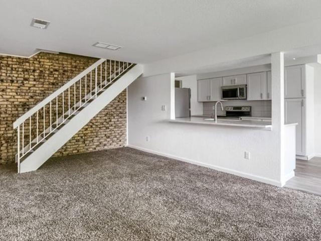 1142 S Eagle Cir Apt C, Aurora, CO 80012