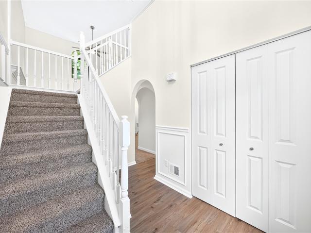 1142 Valleyview Dr