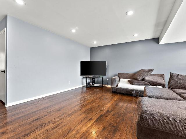 1142 W 72nd Lane