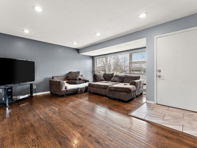 1142 W 72nd Lane