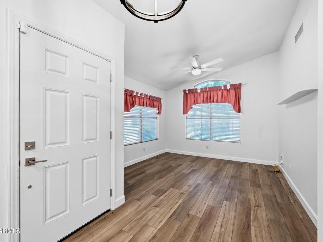 1142 w sparrow drive