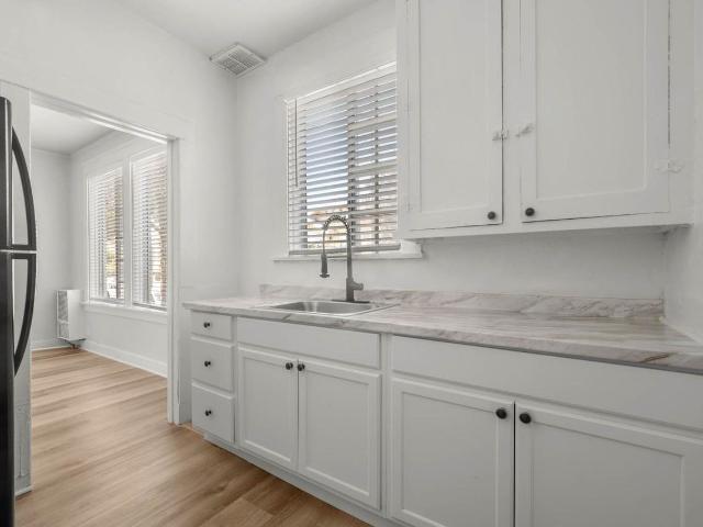 1142 West 17th Street Studio Apartment for Rent at 1142 W 17th St, Los Angeles, CA 90015 Pico Union
