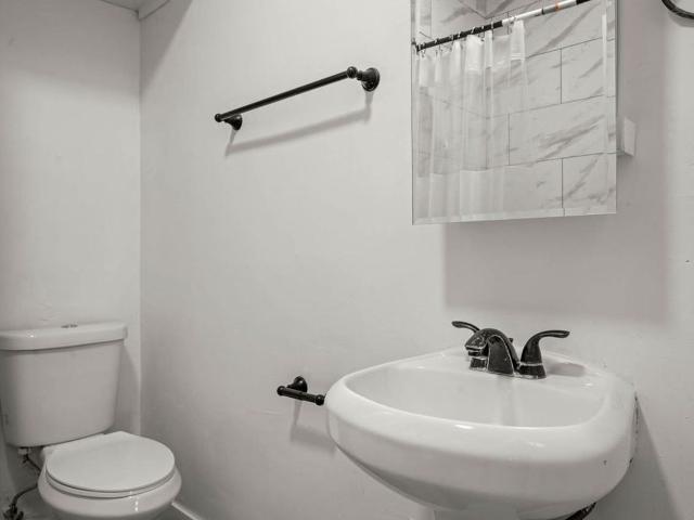 1142 West 17th Street Studio Apartment for Rent at 1142 W 17th St, Los Angeles, CA 90015 Pico Union