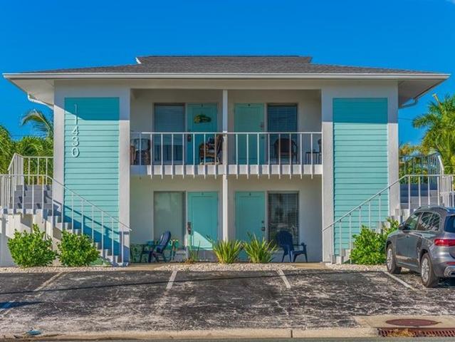 11430 3rd St E, Treasure Island, FL 33706