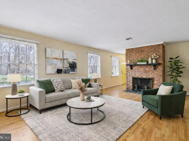 11430 Harton St, Manassas, VA 20112 | MLS #VAPW2114