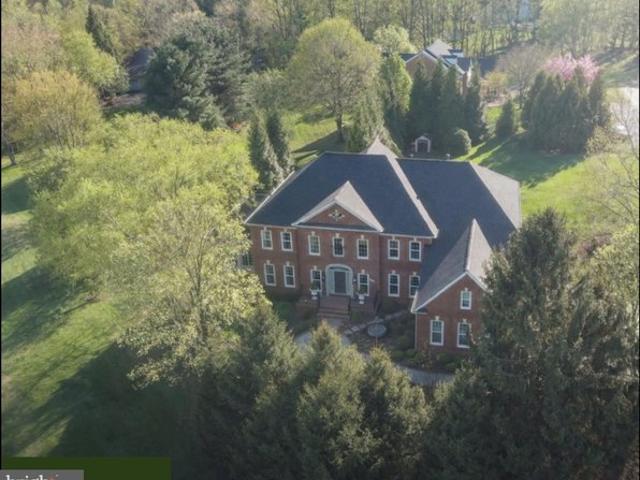 11431 Woolington Rd, Great Falls, VA 22066