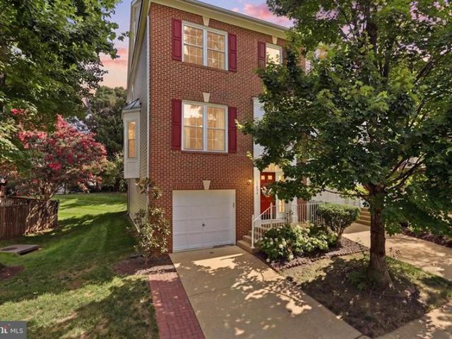 11432 Tiger Lily Ln, Fairfax, VA 22030
