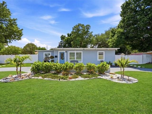 1134 Meadowlawn Dr N, Saint Petersburg, FL 33702