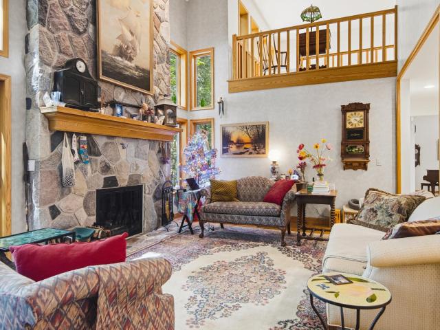 1143 Bay View Drive