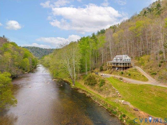 1143 Chestnut Oak Ln, Dugspur, VA 24325