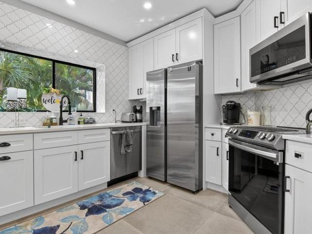 1143 Duncan Cir Apt 104, Palm Beach Gardens, FL 33418