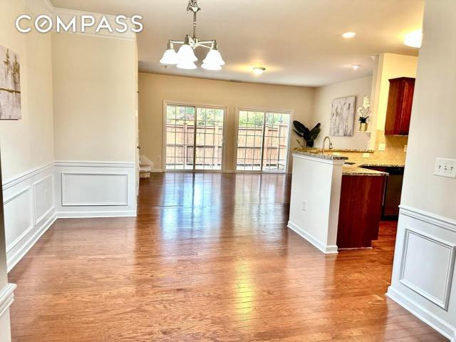 1143 Kingston Grove Dr, Cary, NC