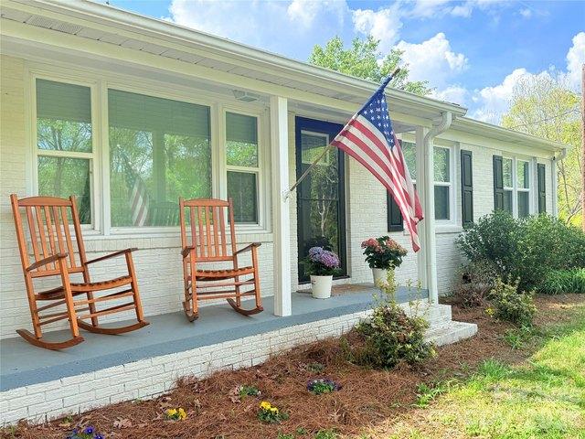 1143 Potter Rd, Lancaster, SC 29720