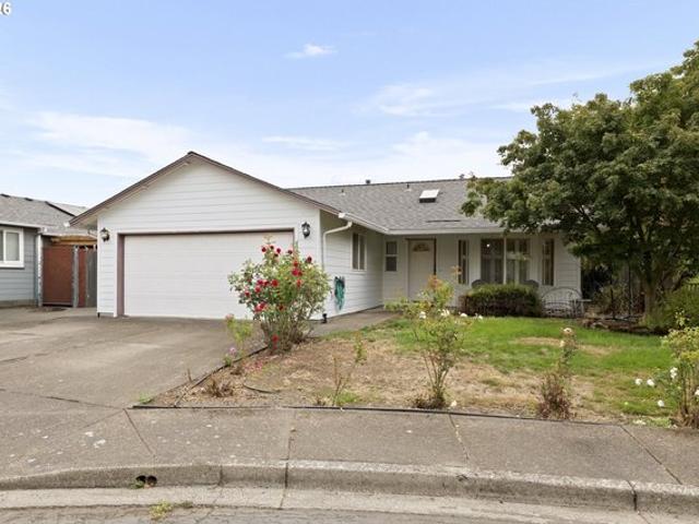 1143 SW James Ct, Dundee, OR 97115