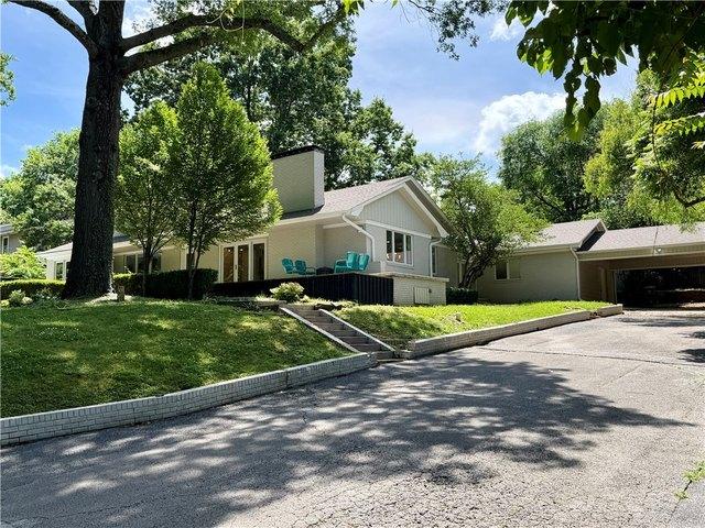 1143 W Lakeridge Dr, Fayetteville, AR 72703