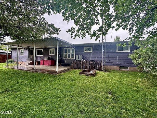 114 3rd Ave N, Fessenden, ND 58438