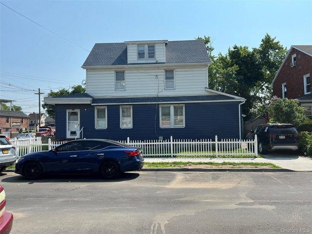 114 01 211 St, Cambria Heights, NY 11411