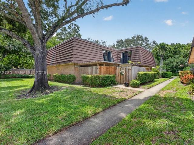 114 1st Ln, Palm Beach Gardens, FL 33418