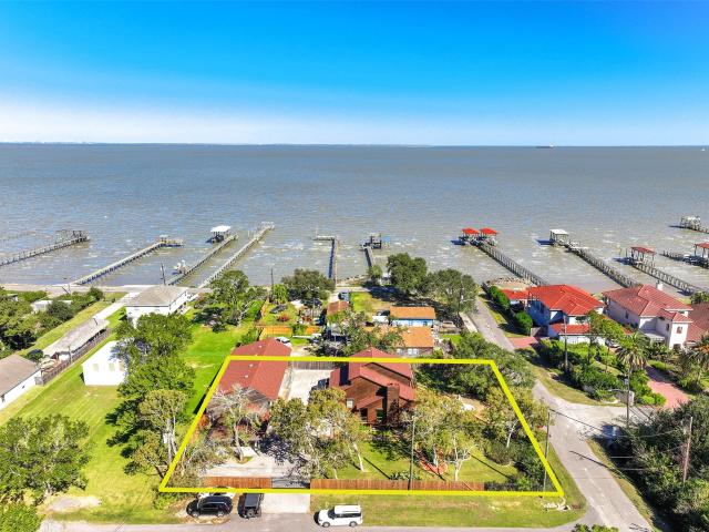 114 24th St, Dickinson, TX 77539 | MLS #21930 | Compass