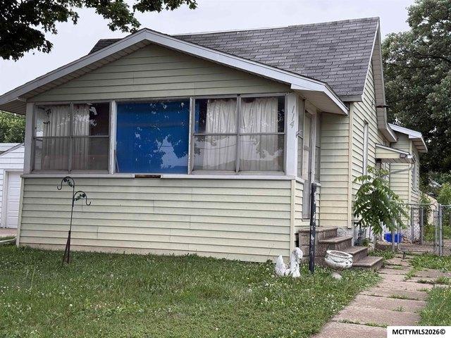 114 27th St SW, Mason City, IA 50401